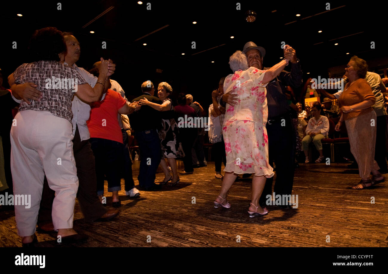 Tejano dance hi-res stock photography and images - Alamy