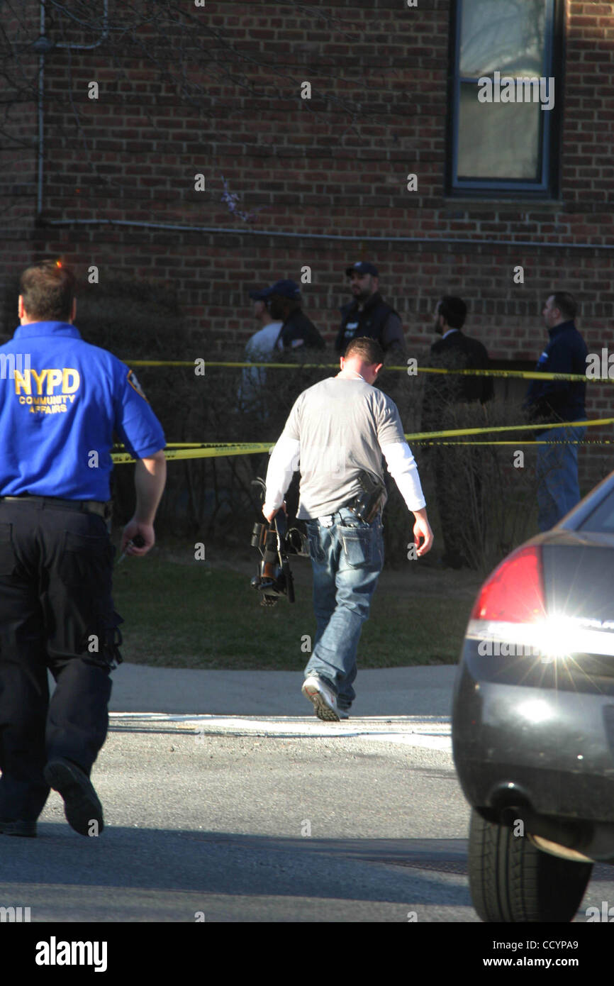 Hospital police officer hi-res stock photography and images - Alamy