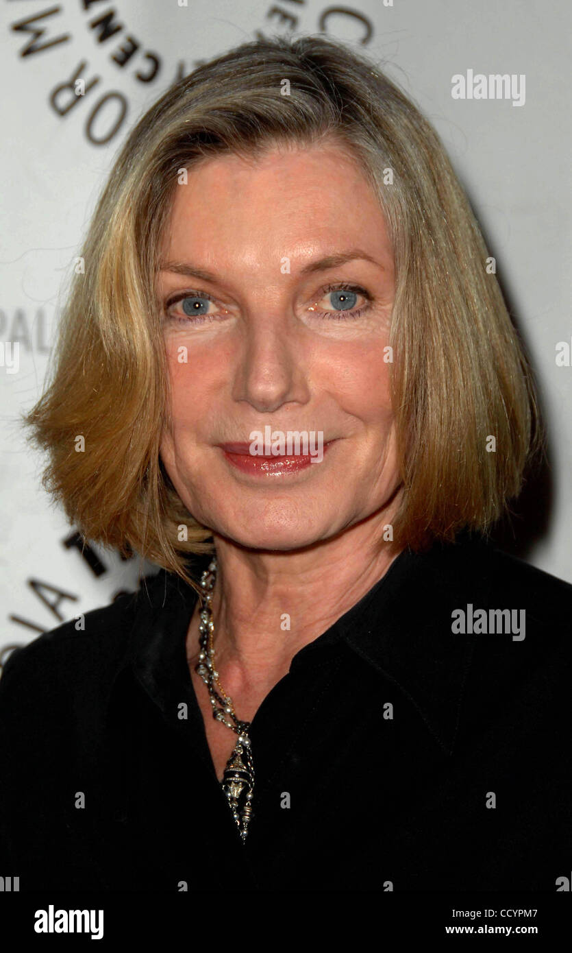 Susan sullivan castle hi-res stock photography and images - Alamy