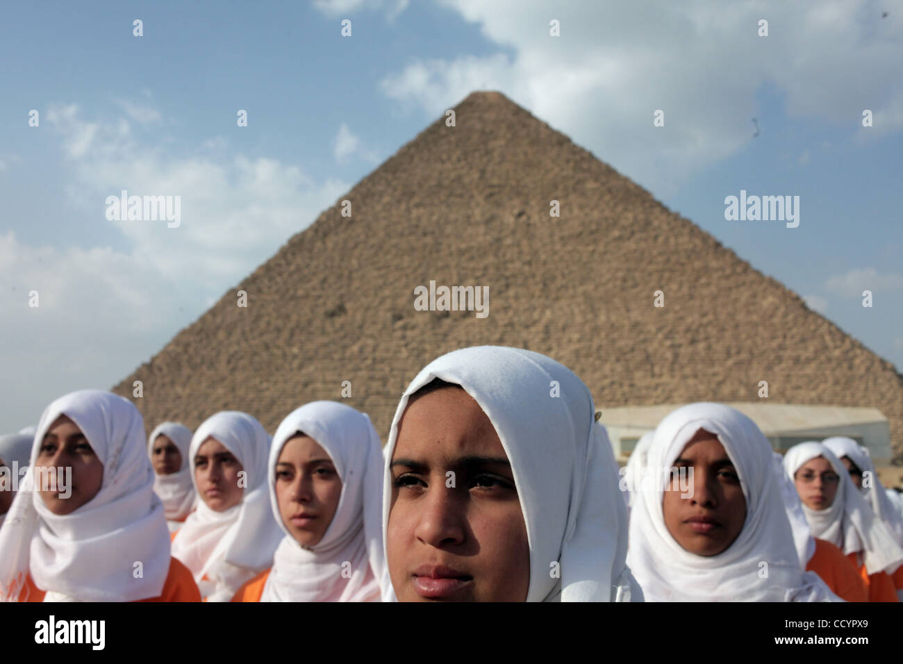 Children egypt pyramids hi-res stock photography and images - Alamy