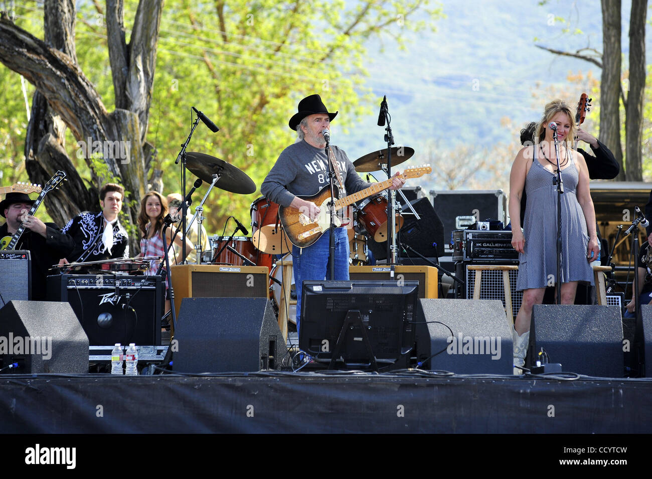 Country music legend Merle Haggard performed live at the Pozo Stampede ...