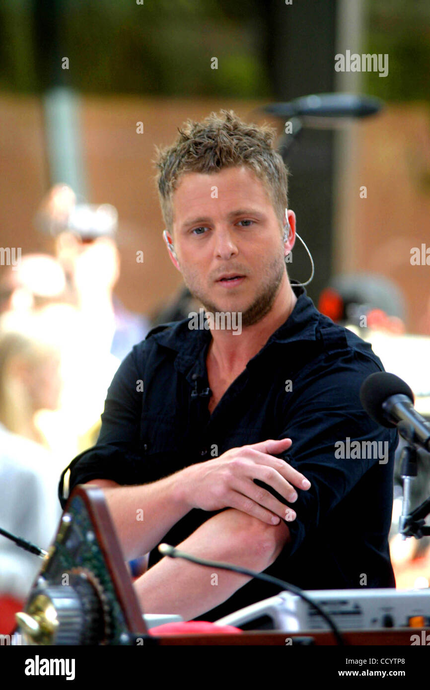 May 28, 2010 - New York, New York, U.S. - RYAN TEDDER of One Republic ...