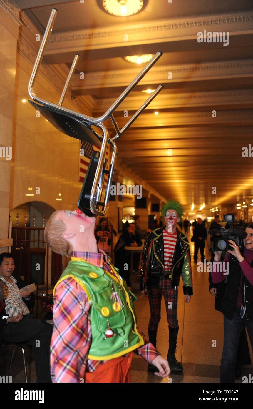 Mar 25, 2010 - Manhattan, New York, USA - Clown Anthony Barney ...