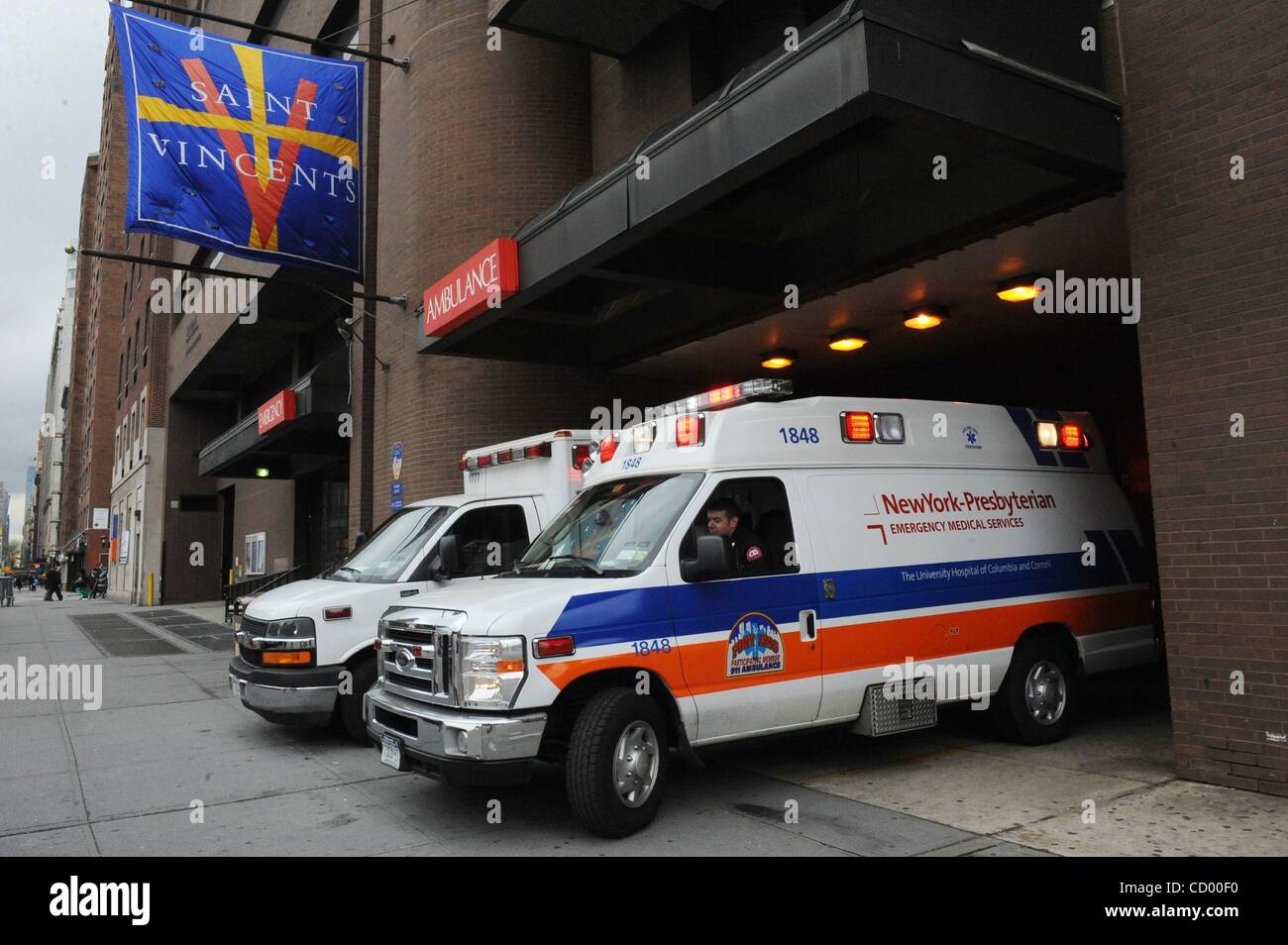 Fire Department New York Ambulance Stock Photos & Fire Department New ...