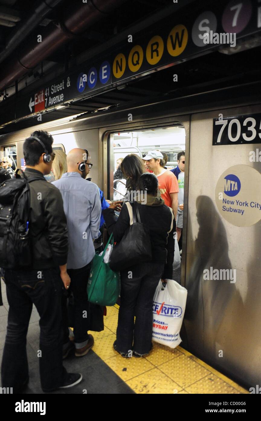 Apr 11, 2010 - Manhattan, New York, USA - Passengers on a 2 train at ...