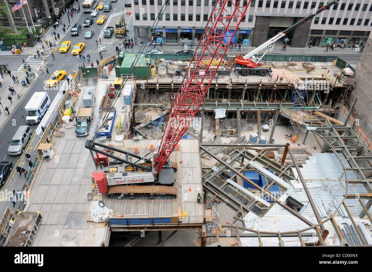 Apr 16, 2010 - Manhattan, New York, USA - Construction of the atrium ...