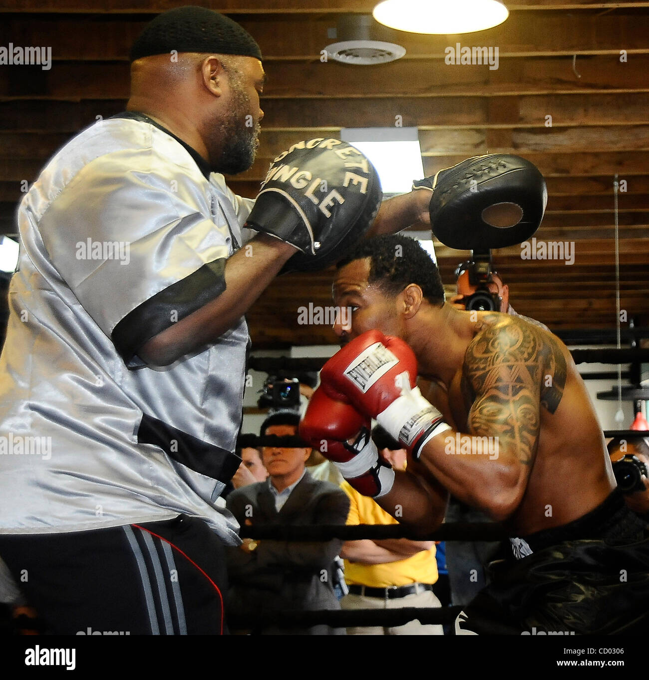 April 12,2010 - Pasadena, California, USA. Sugar Shane Mosley works out ...