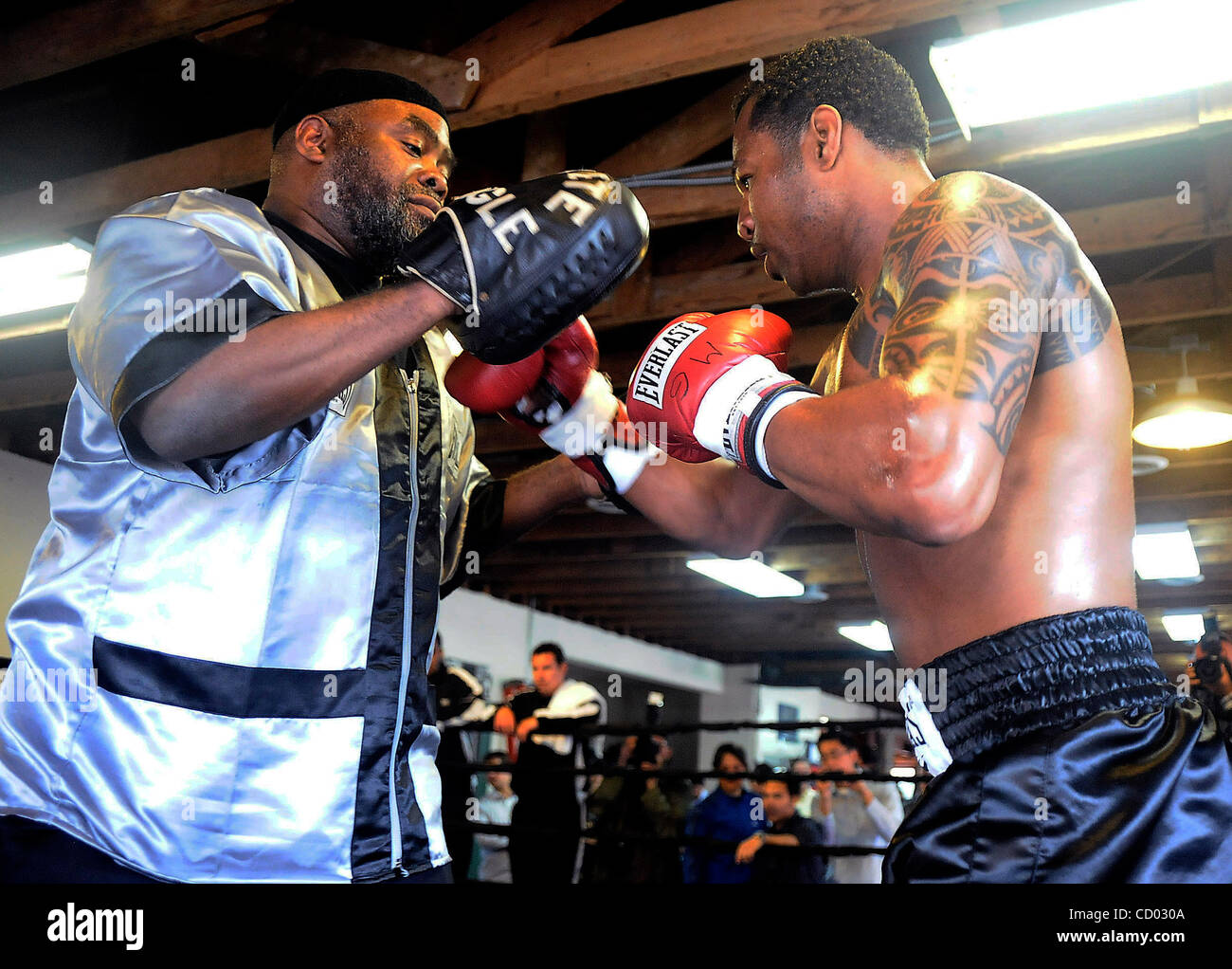 April 12,2010 - Pasadena, California, USA. Sugar Shane Mosley works out ...