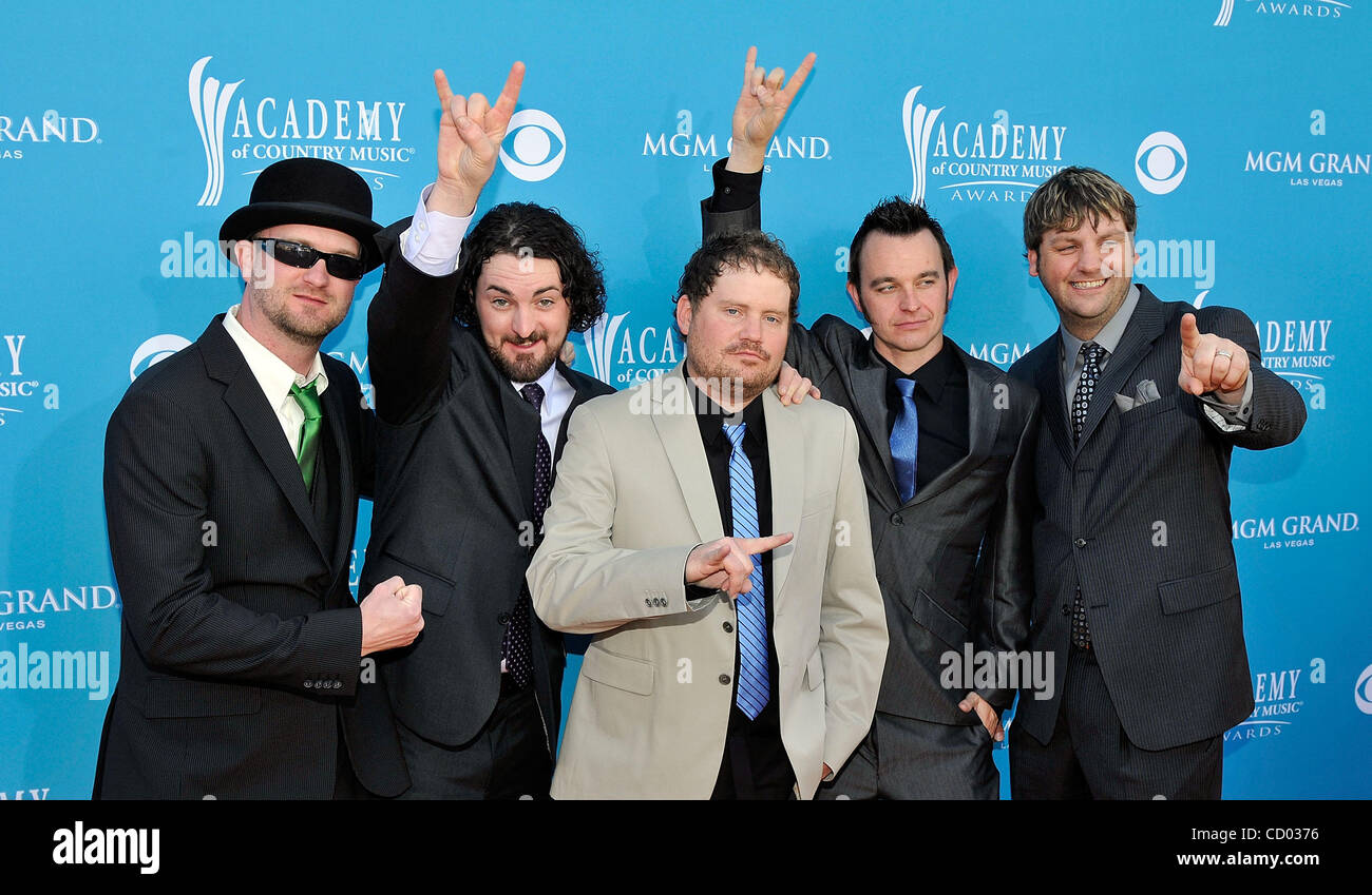 April 18, 2010 - Las Vegas, Nevada, USA - The RANDY ROGERS BAND arrives ...