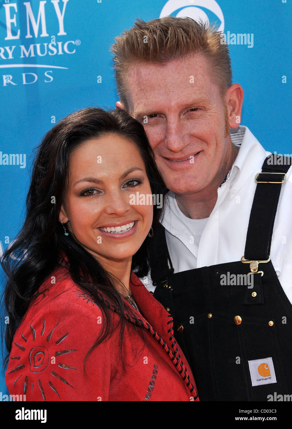 April 18, 2010 - Las Vegas, Nevada, USA - Musician JOEY MARTIN FEEK (L ...