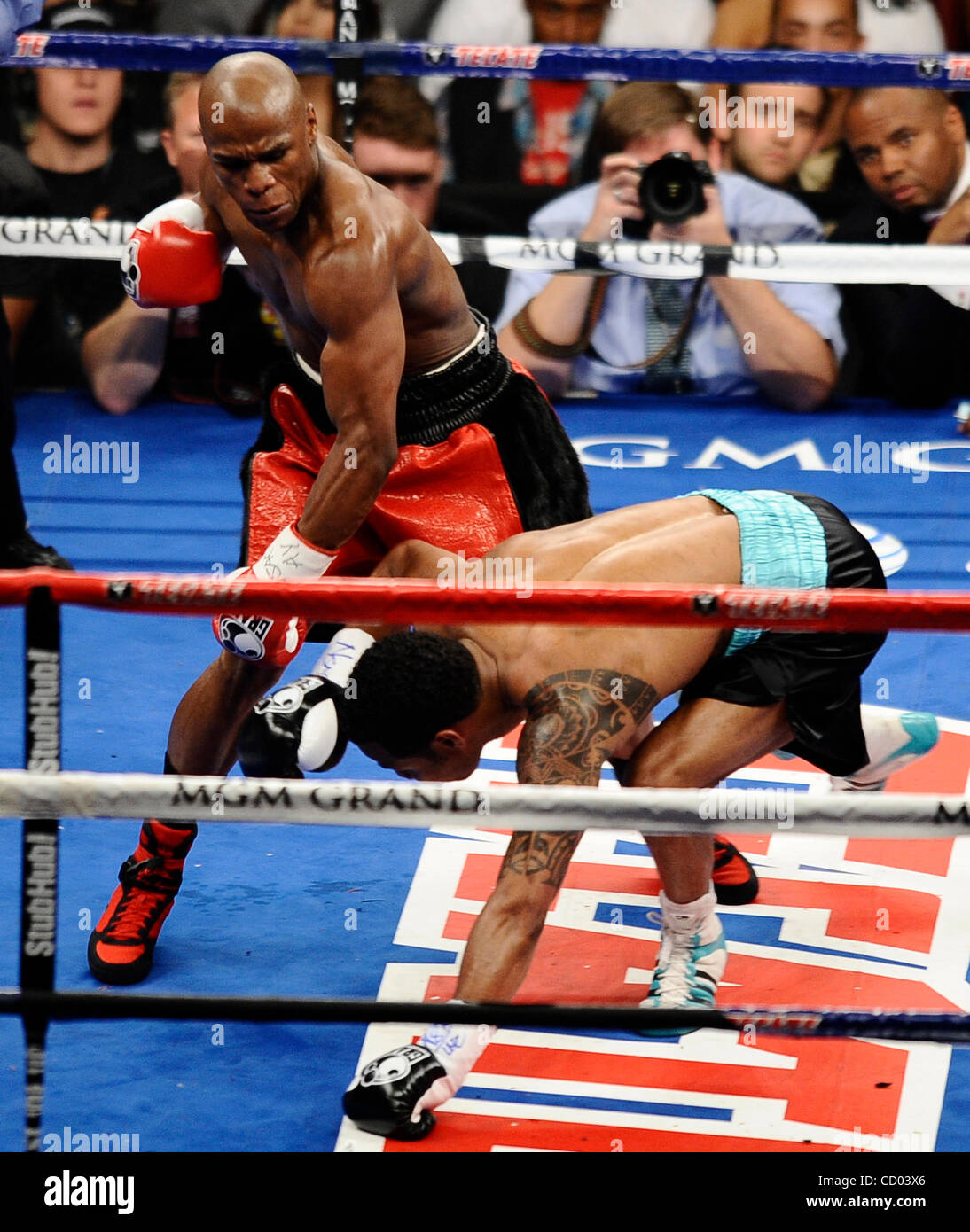 Floyd mayweather jr victory hi-res stock photography and images - Alamy