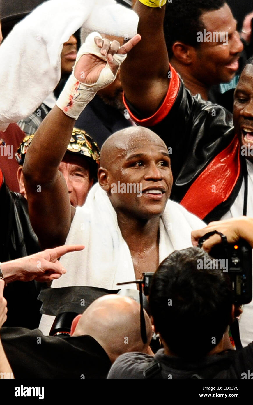 Floyd mayweather jr victory hi-res stock photography and images - Alamy