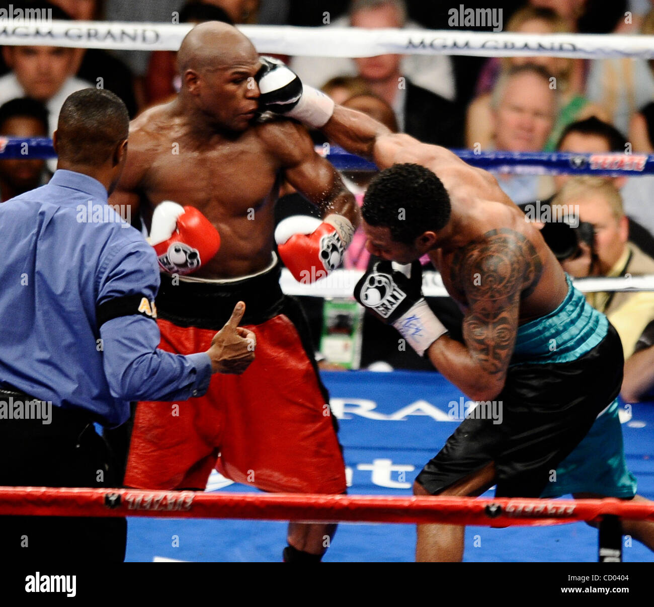 Floyd mayweather jr victory hi-res stock photography and images - Alamy