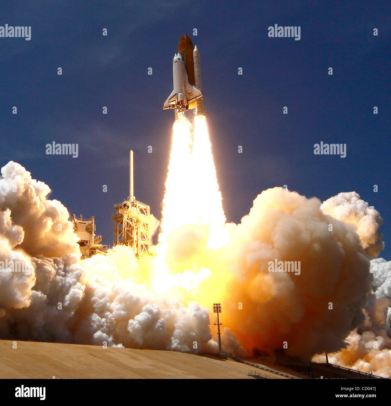 Blast_off hi-res stock photography and images - Alamy
