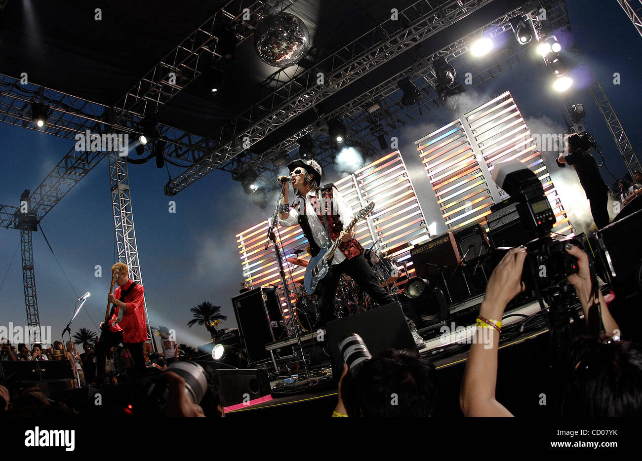 Love and rockets band hi-res stock photography and images - Alamy