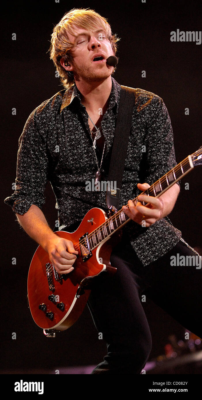 Joe Don Rooney Of Rascal Flatts High Resolution Stock Photography and ...