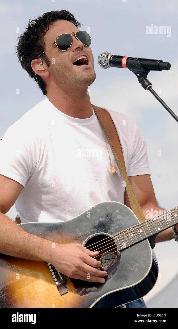 May 4, 2008; Indio, CA, USA; Musician CHUCK WICKS performing during the ...
