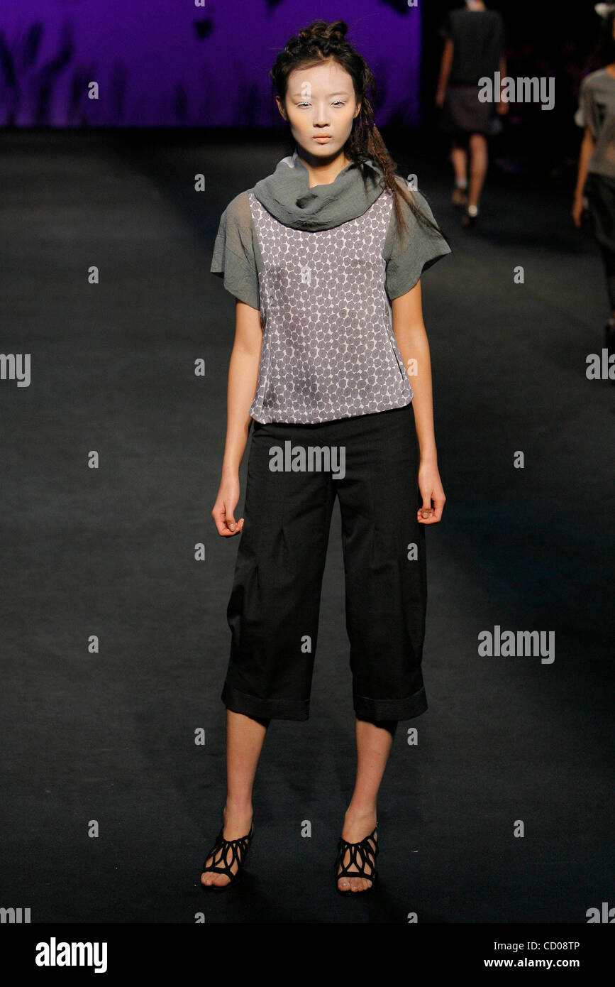 Oct 21, 2008 - Seoul, South Korea - A model walks the runway wearing ...