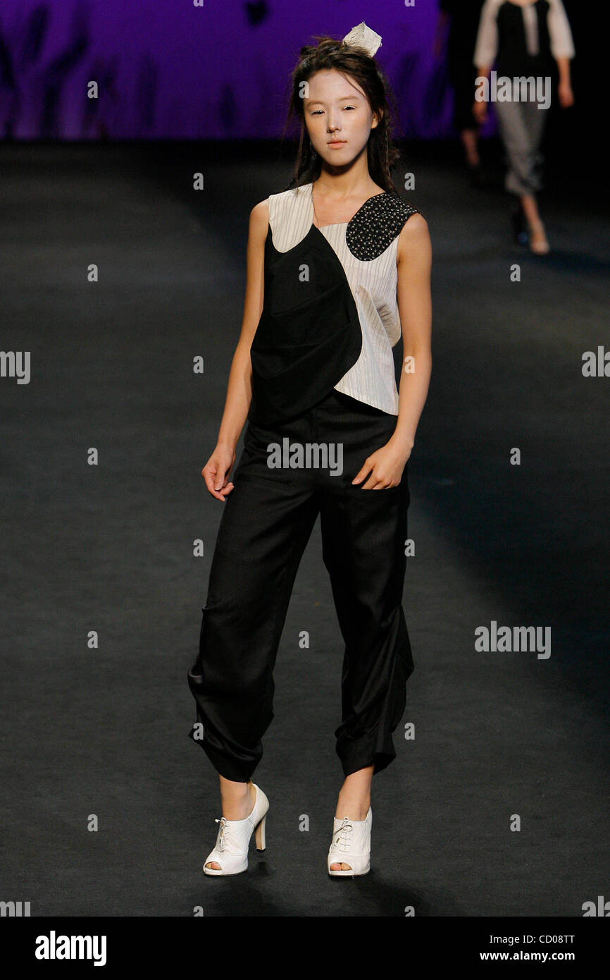 Oct 21, 2008 - Seoul, South Korea - A model walks the runway wearing ...