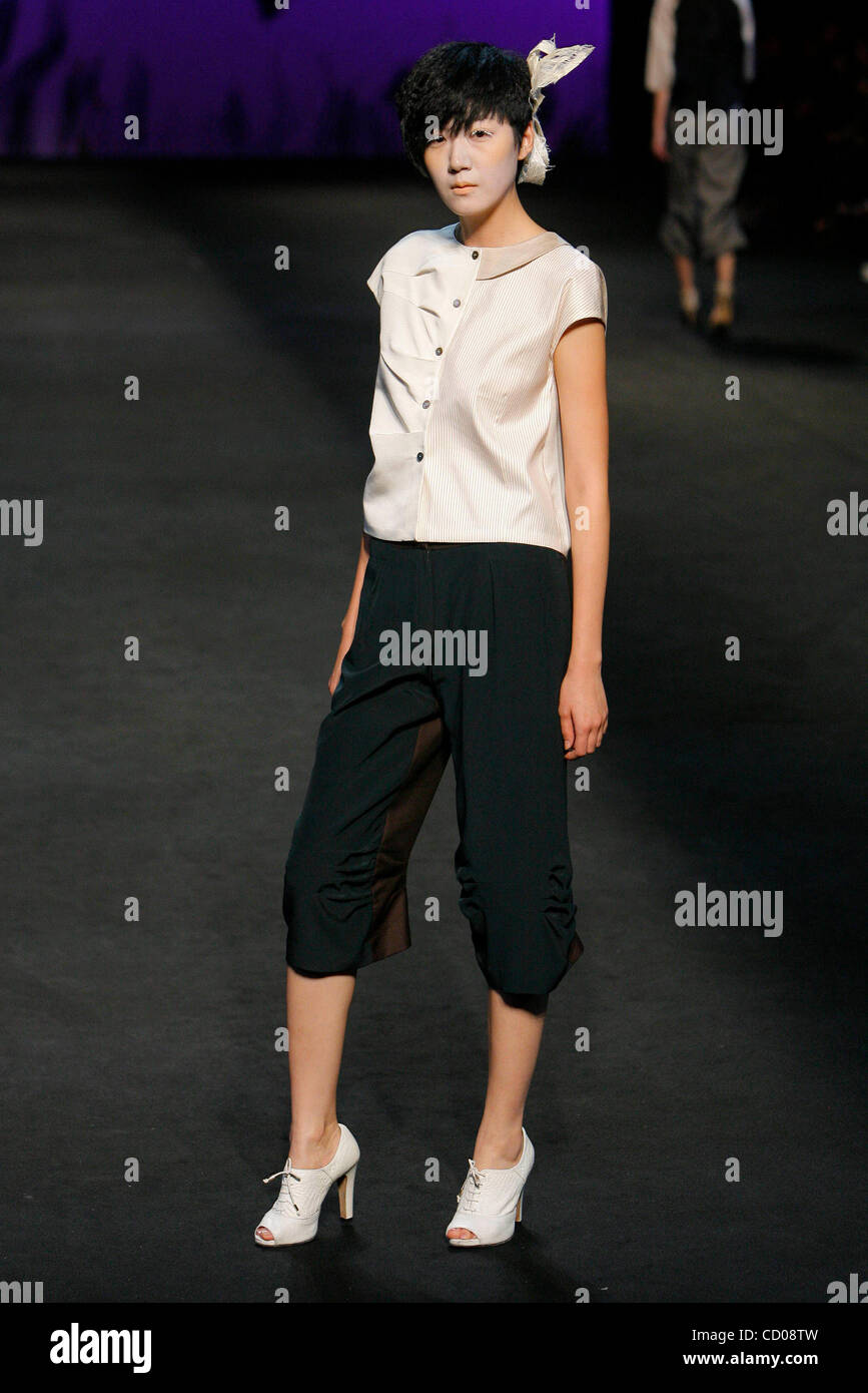 Oct 21, 2008 - Seoul, South Korea - A model walks the runway wearing ...