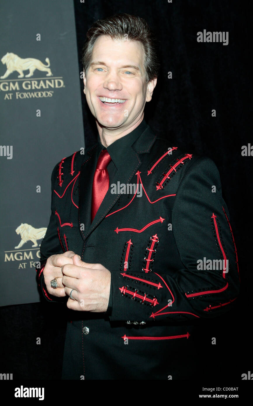 Chris Isaak attends Kenny Rogers : The First 50 Years at The MGM Years ...