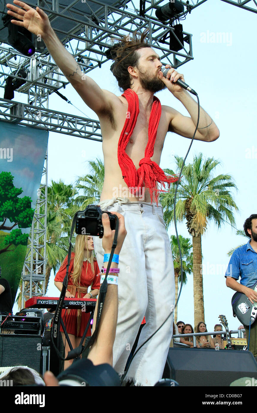 Ed Sharpe and the Magnetic Zeroes performing at The Coachella Valley ...