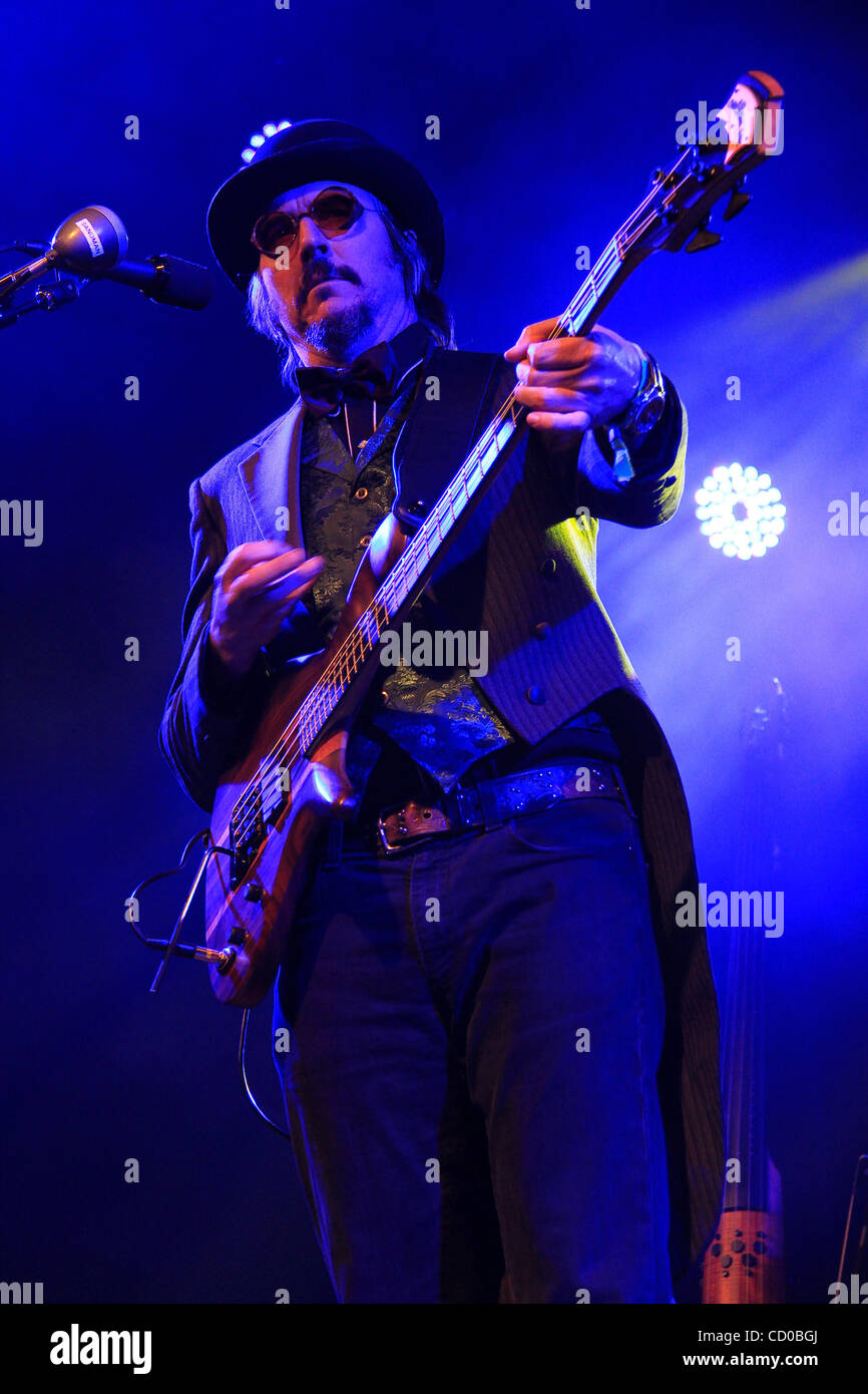 Les claypool hi-res stock photography and images - Alamy
