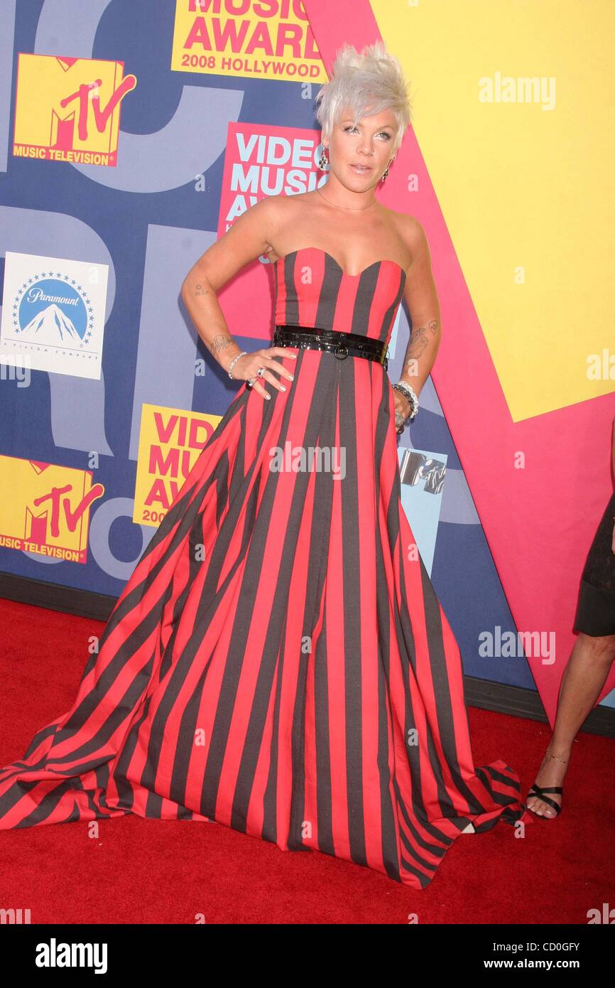 Mtv video music awards pink hi-res stock photography and images - Alamy