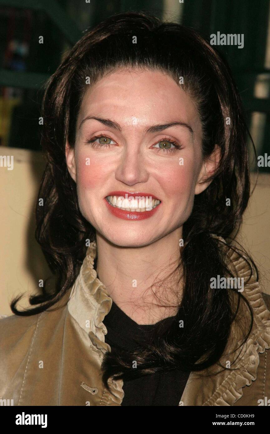 Elena lyons hi-res stock photography and images - Alamy