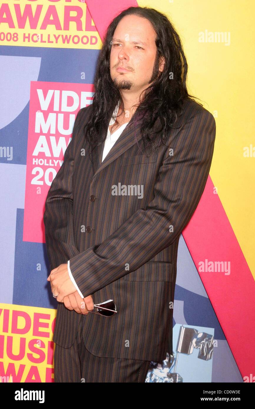 Lead singer of korn hi-res stock photography and images - Alamy