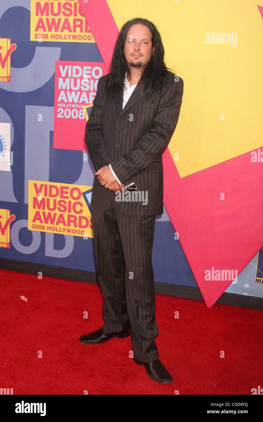 Lead singer of korn hi-res stock photography and images - Alamy