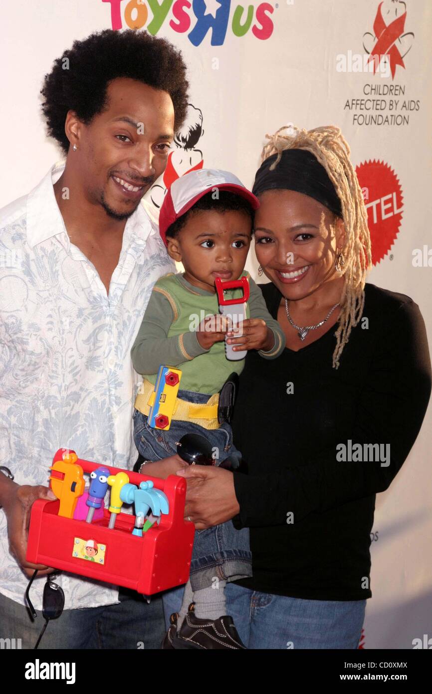 Kim fields and husband chris hi-res stock photography and images - Alamy