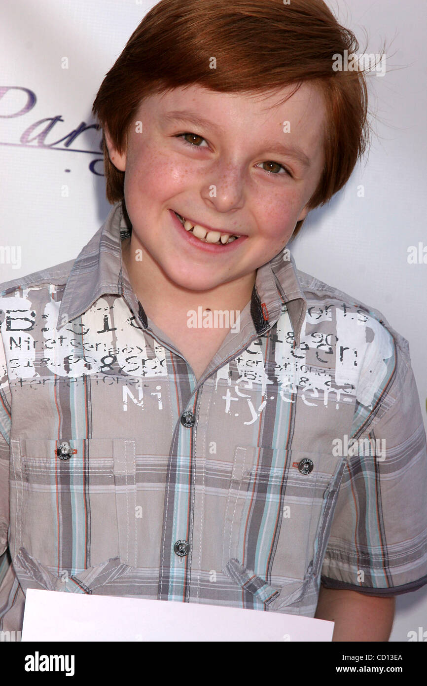 Apr. 13, 2008 - Hollywood, California, U.S. - I13168CHW.BIZ PARENTZ.COM ...