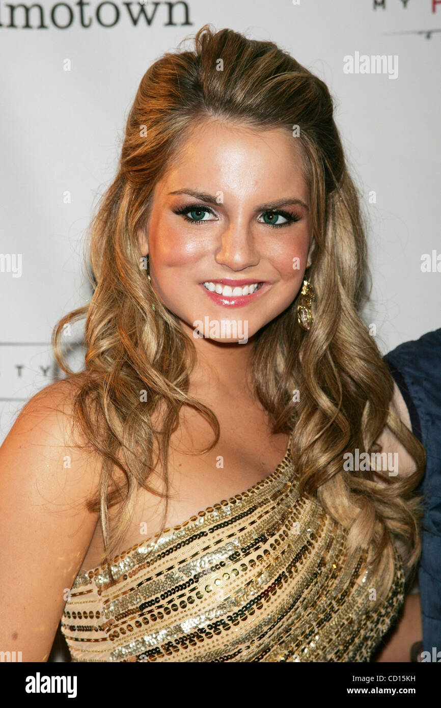 June 1, 2008 - New York, New York, U.S. - JoJo arrives at the Hearst ...