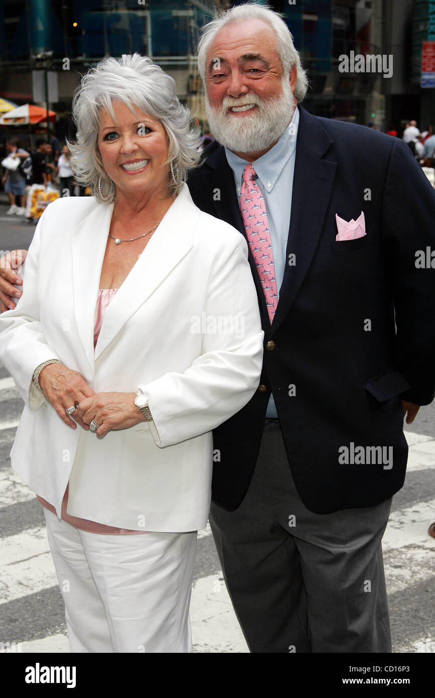 Michael anthony chef hi-res stock photography and images - Alamy