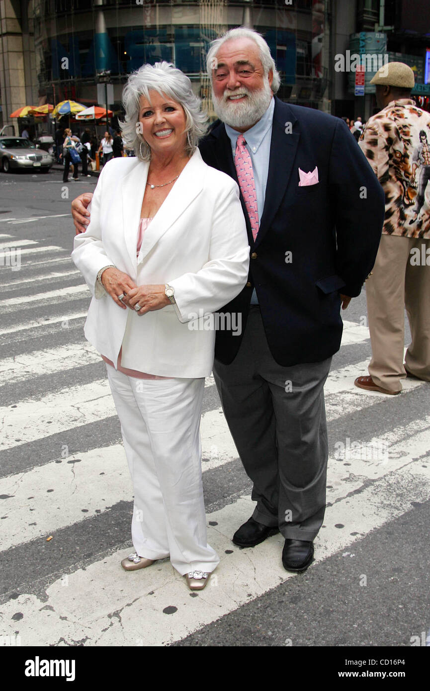 Chef paula deen husband michael hi-res stock photography and images - Alamy