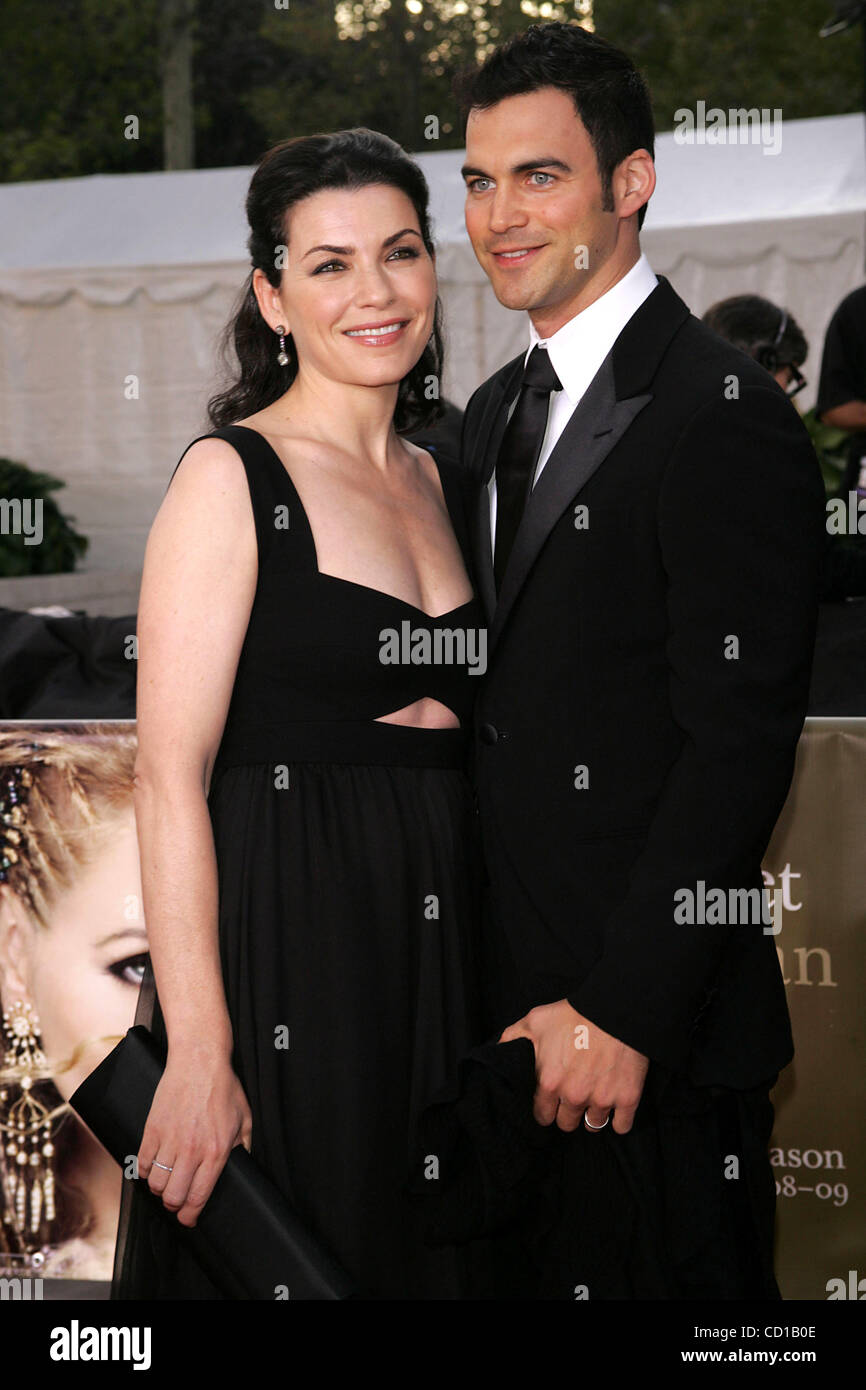 Sept. 23, 2008 - New York, New York, U.S. - Julianna Margulies arrives ...