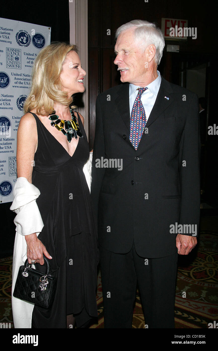 Oct. 2, 2008 - New York, New York, U.S. - Ted Turner and girlfriend ...