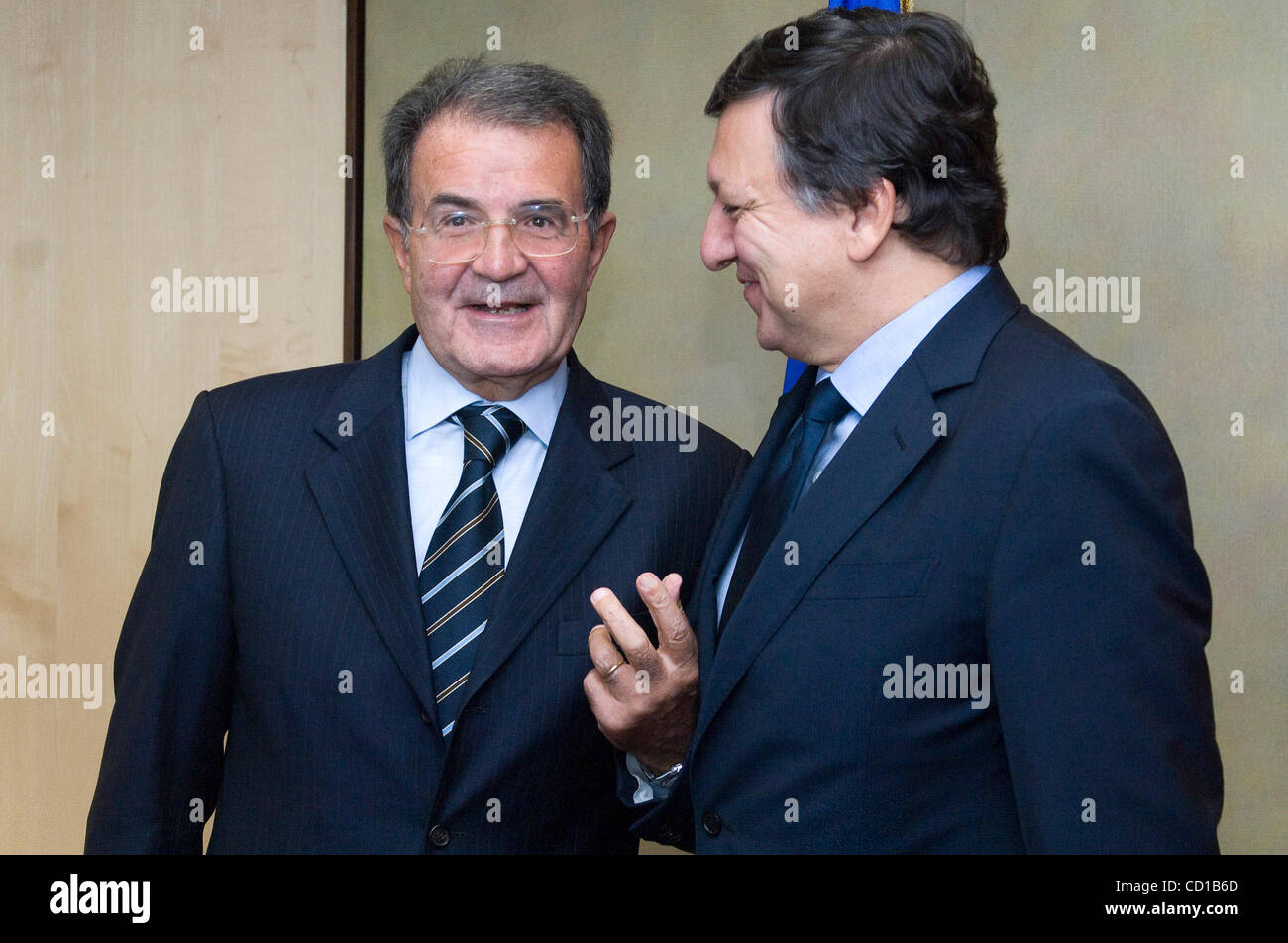 European Commission President Jose Manuel Barroso (L) welcomes former ...