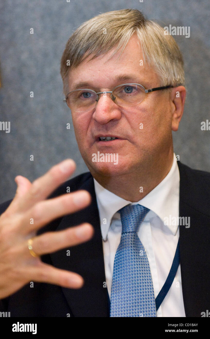 Peter Hintze, parliamentary state secretary of the German Ministry of ...