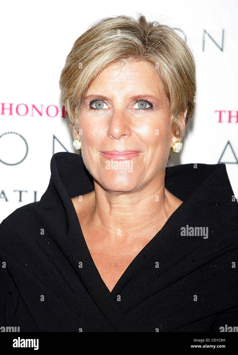 Oct. 28, 2008 - New York, New York, U.S. - Suze Orman arrives for the ...