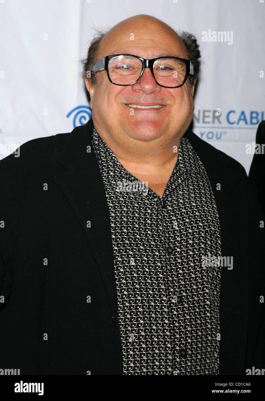 Oct. 29, 2008 - New York, New York, U.S. - Danny DeVito arrives at the ...