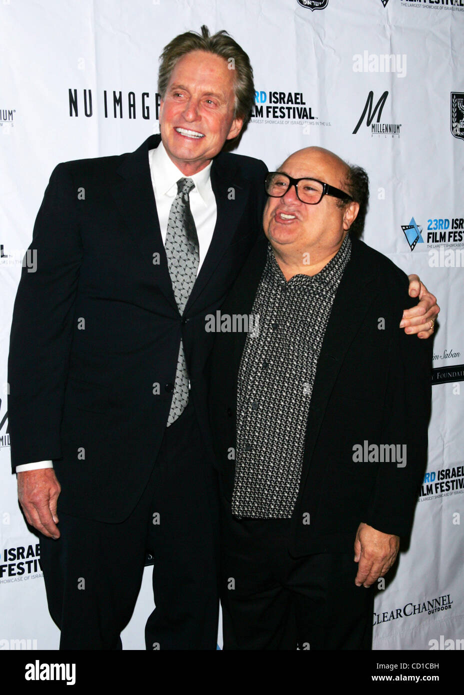 Oct. 29, 2008 - New York, New York, U.S. - Michael Douglas and Danny ...