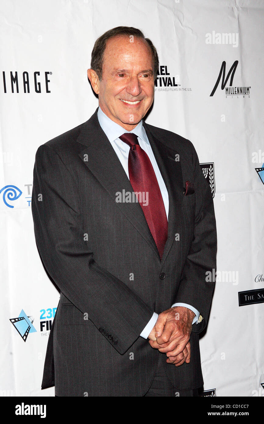 Oct. 29, 2008 - New York, New York, U.S. - Mort Zuckerman arrives at ...