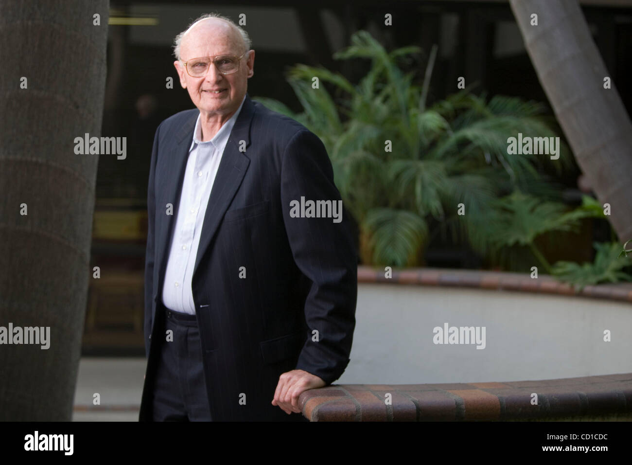 Oct 29, 2008 - San Diego, California, USA - HARRY MARKOWITZ, 1990 Nobel ...