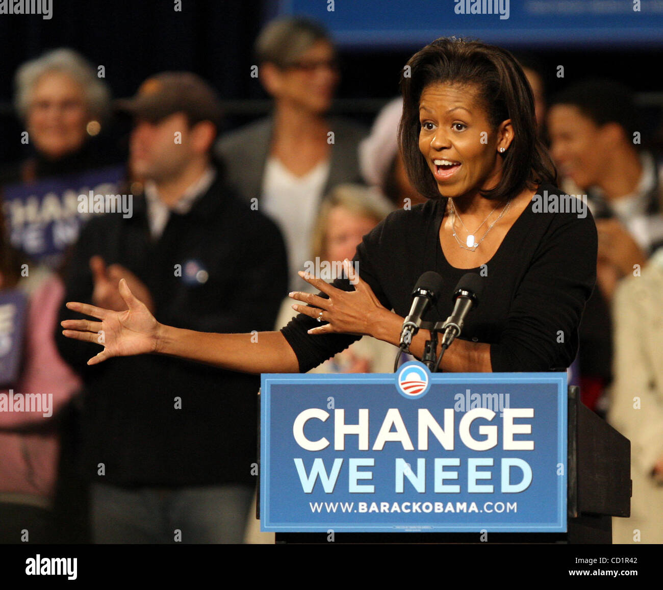 Oct 24, 2008 - Columbus, Ohio, USA - MICHELLE OBAMA, wife of Democratic ...