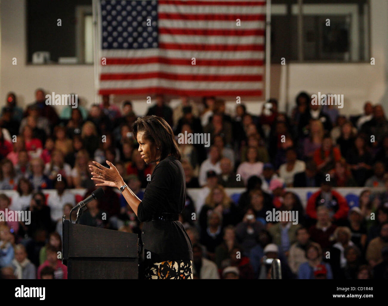 Oct 24, 2008 - Columbus, Ohio, USA - MICHELLE OBAMA, wife of Democratic ...