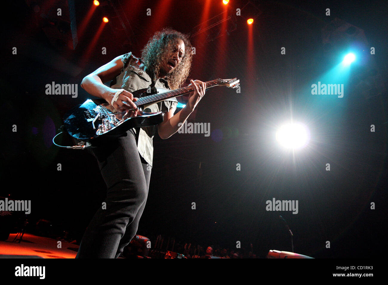 Kirk hammett guitarist metallica performs hi-res stock photography and ...