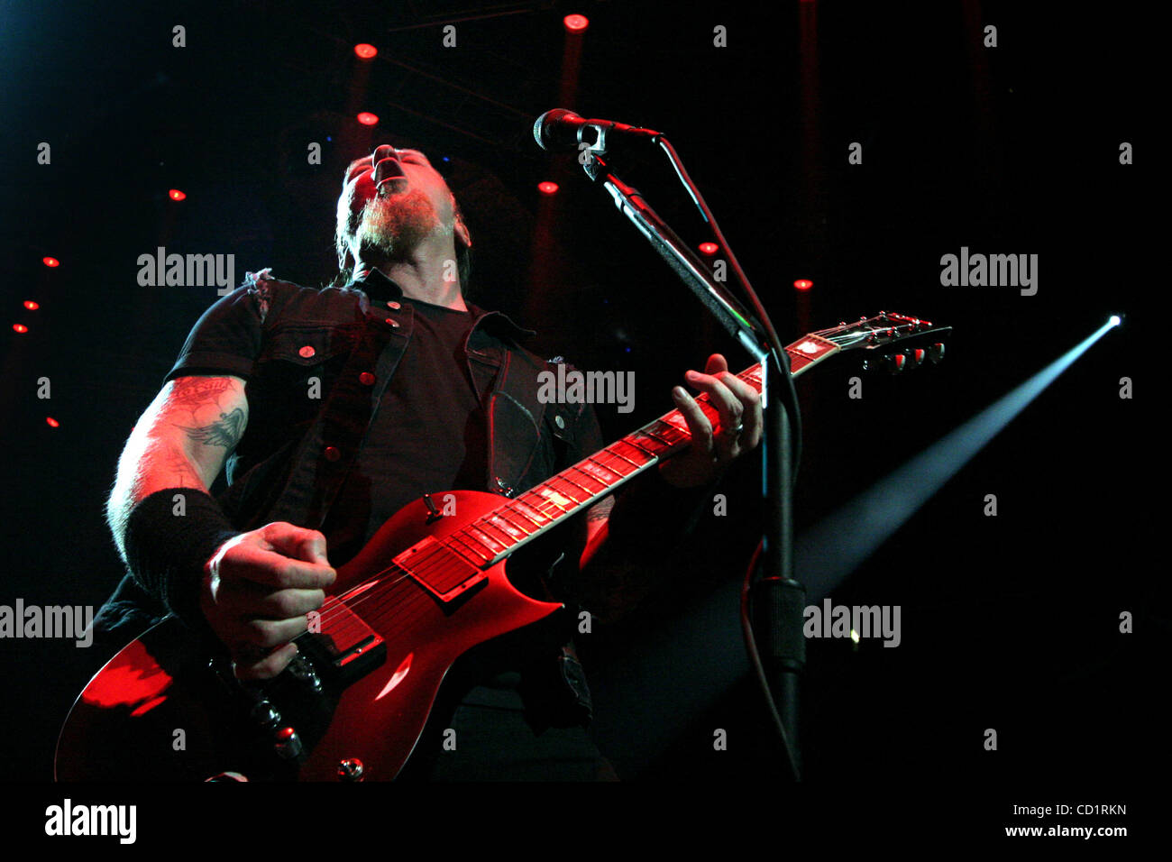 James hetfield guitarist hi-res stock photography and images - Alamy