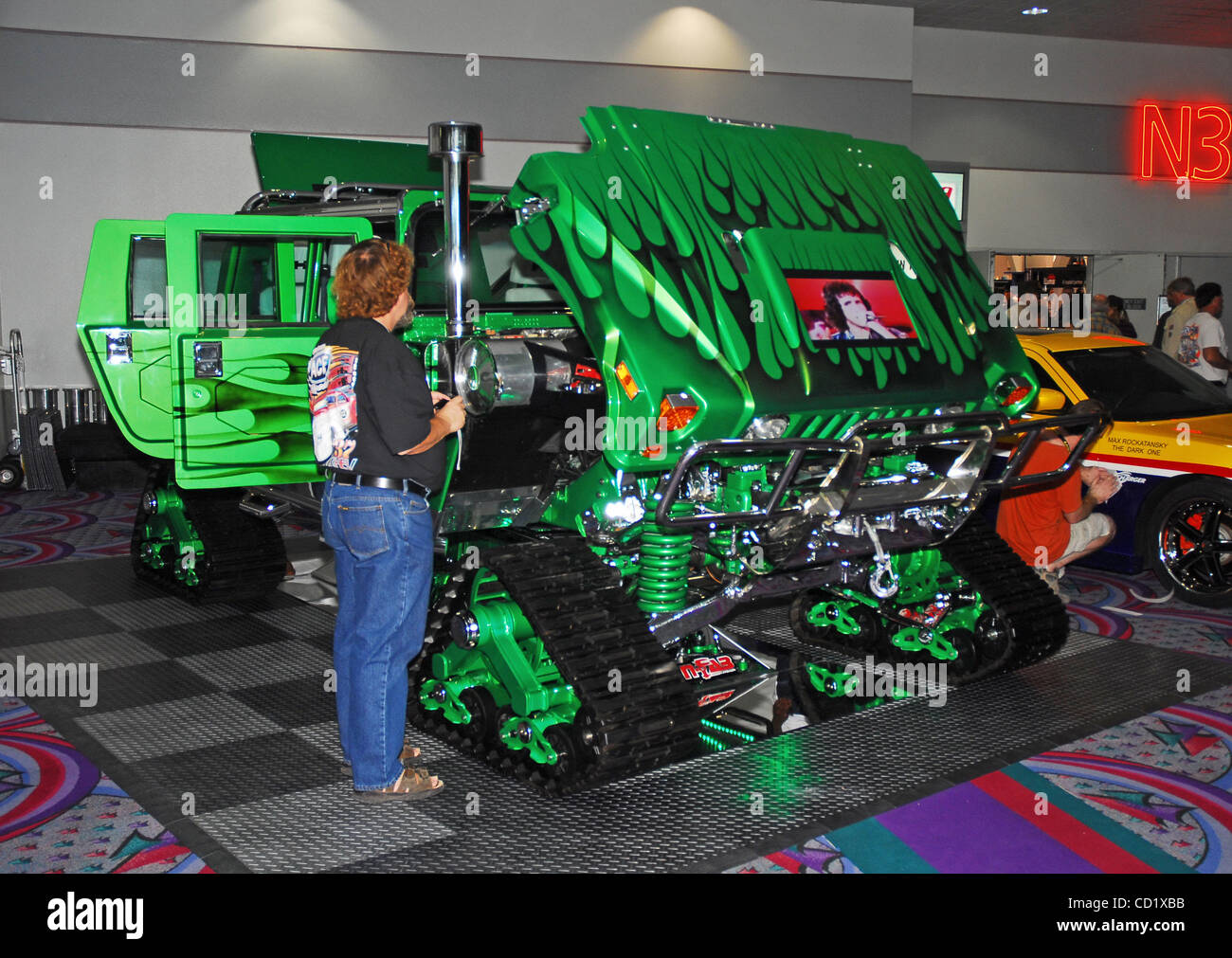 Hummer H2 Fully Customized With Tracks Stock Photo - Alamy